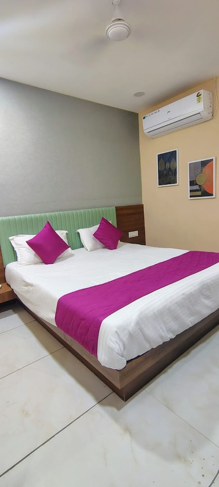 The Grand Piano Hotel - Ahmedabad