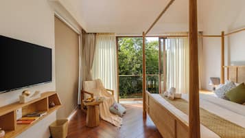 Quarto superluxo, vista para a piscina | Ferros/tábuas de passar roupa, Wi-Fi de cortesia