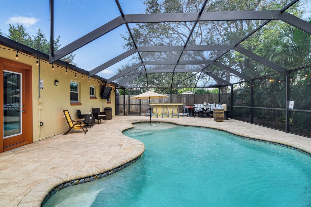 4 Mi To Indian Rocks Beach: Home W/ Screened Pool! - Largo, FL