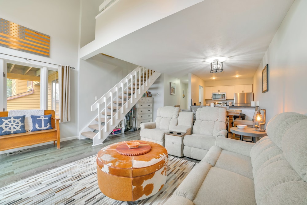 1 Mi To Nubs Nob Ski Resort: Harbor Springs Condo - Harbor Springs, MI