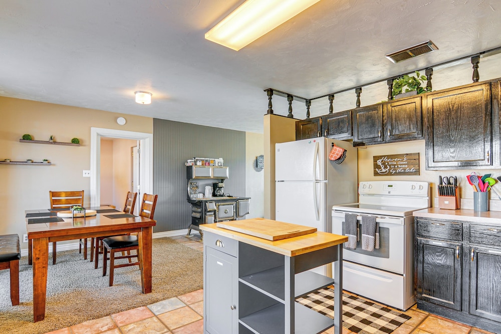 3 Mi To Glen Canyon Dam: Home W/ Fenced Yard - Page, AZ