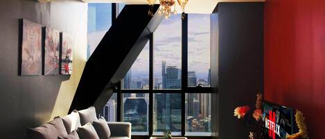 Apartamento básico, vista para a cidade | Cofres nos quartos, cortinas blackout, quartos à prova de som