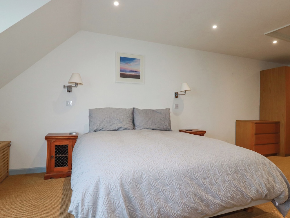 CATCH THE WAVE, pet friendly, country holiday cottage in Newquay ...