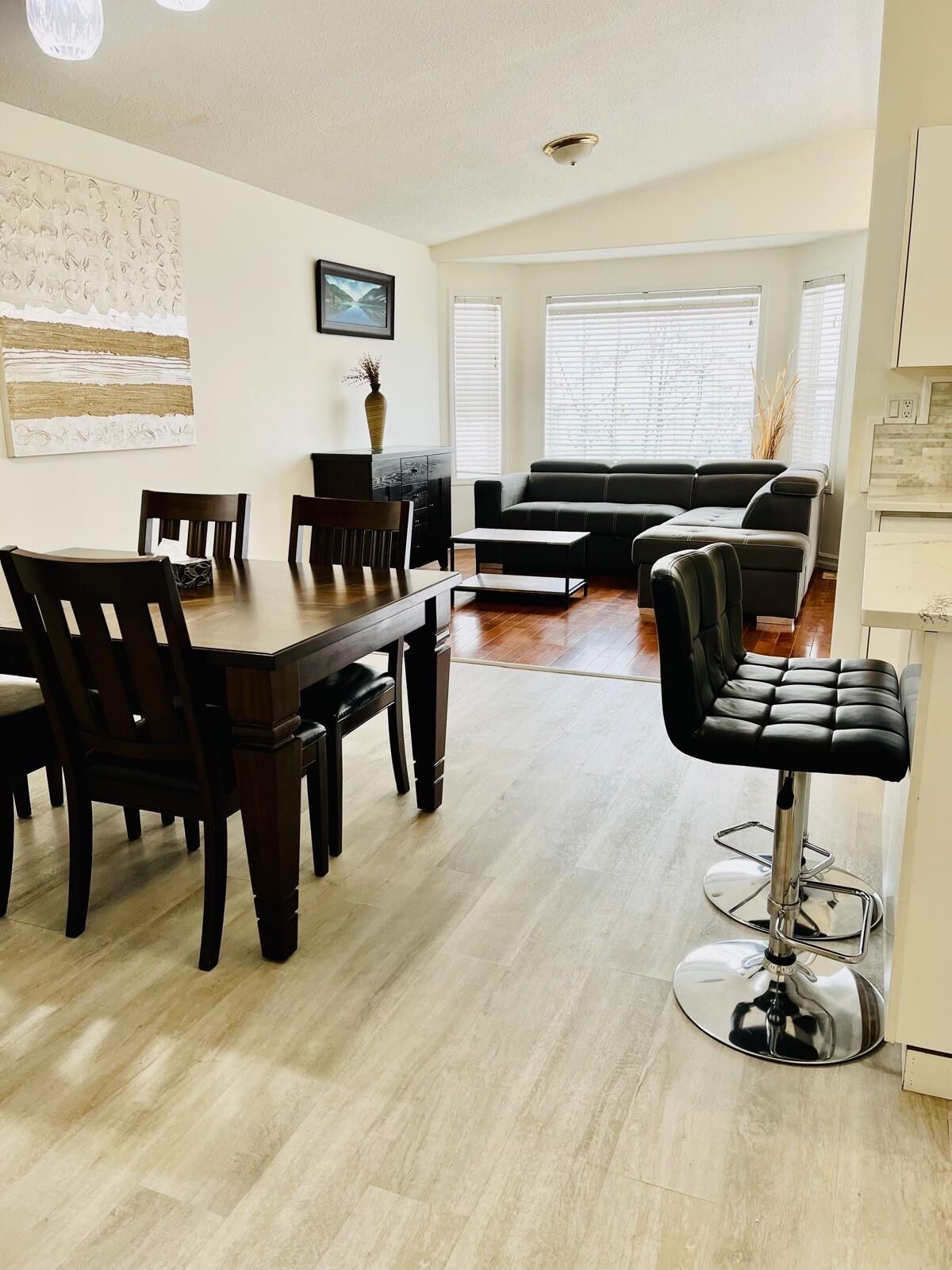 Fort Mcmurray Home - 4 Bedroom House: Perfect For Families & Business - Fort McMurray