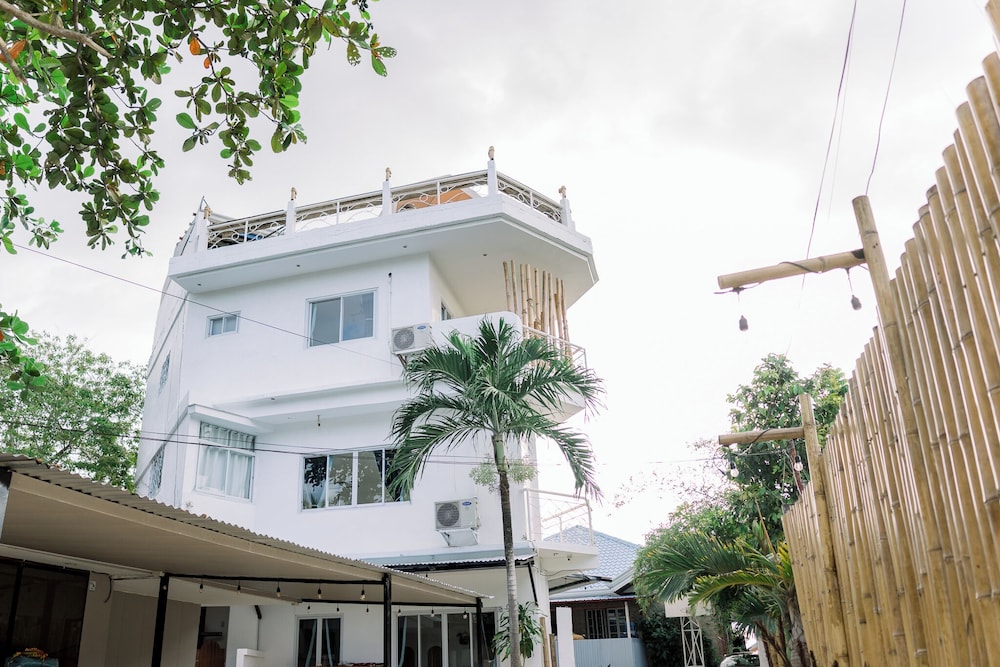 8 Plus Beach Resort - Panglao