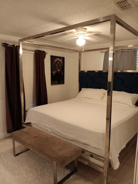 Orlando's Beach Styled House - Oviedo, FL