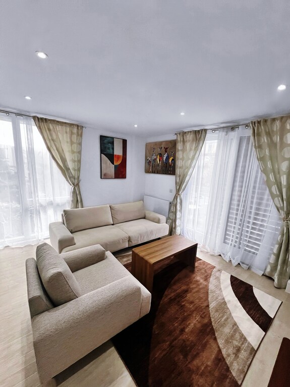 Luxury 2-bedroom London Apartment, Near Liverpool Street, Balcony, Free Parking - Londra