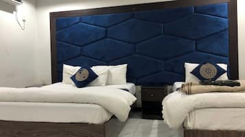 Quarto Duplo Deluxe, Vista para a cidade | Quartos insonorizados, ferro/tábua de engomar, Wi-fi grátis