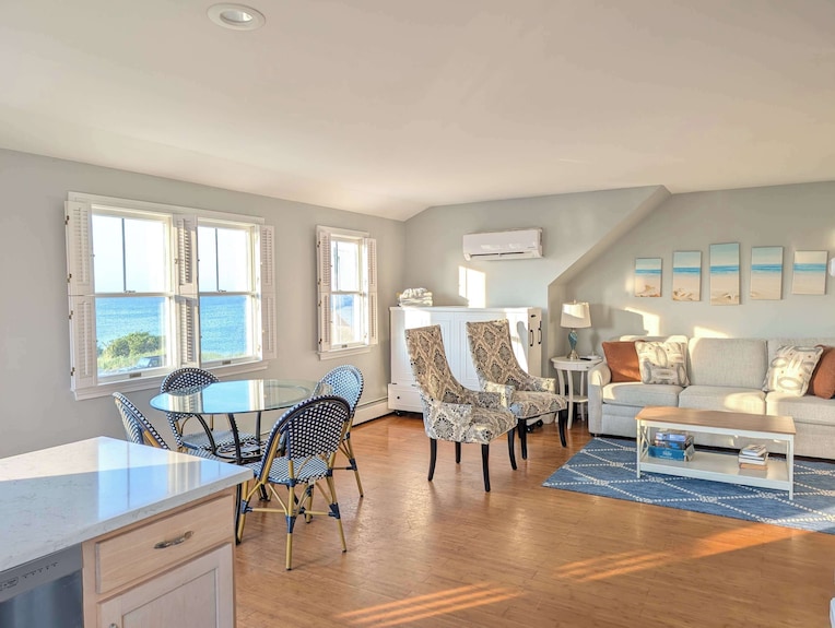 Waverly Suite 3 On The Beach - Block Island, RI