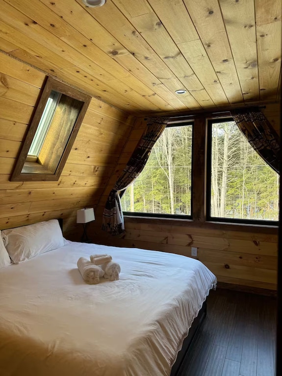 Cozy 2-bedroom A Frame Chalet In Delightful Danbury Nh With Wifi And Ac - Danbury, NH