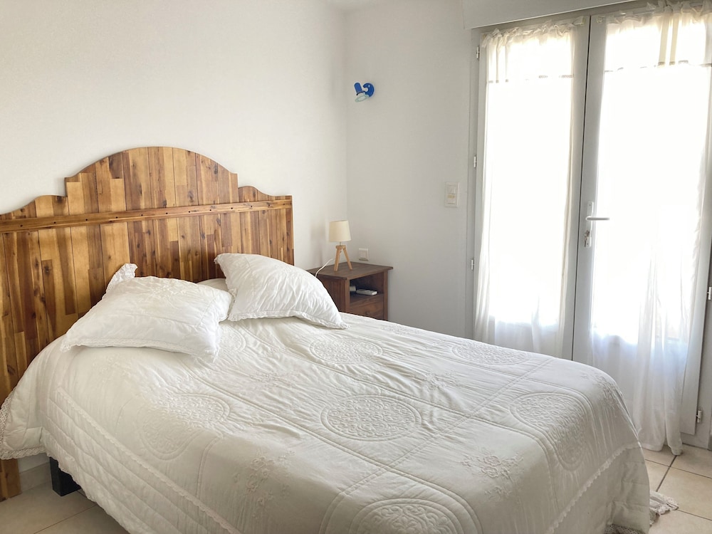Vacation home 30 metres from the beach - Saint-Pierre-la-Mer | Vrbo
