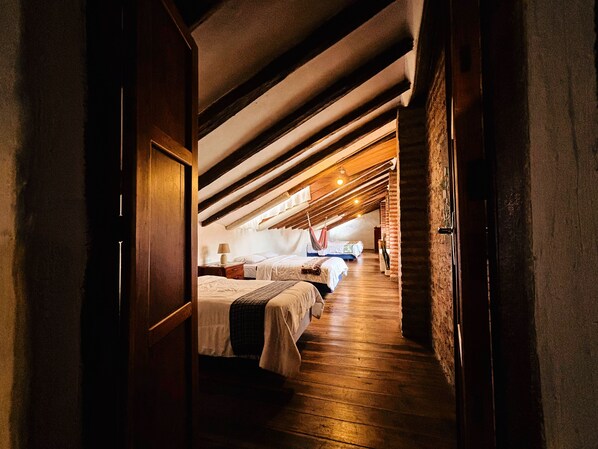 Quarto luxo, vista para a cidade | Wi-Fi de cortesia