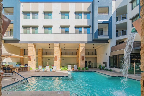 Rove Living/kb - Scottsdale Grand - Scottsdale, AZ