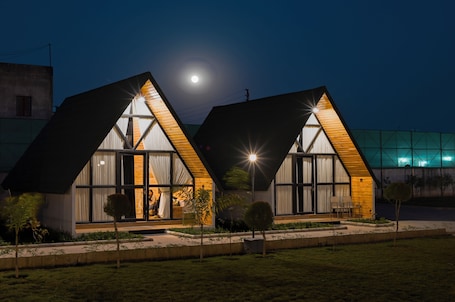 Pine Wood Cottages | Lençóis de algodĆ£o egĆpcio, roupa de alta qualidade, minibar . Corbett Platinum Heritage