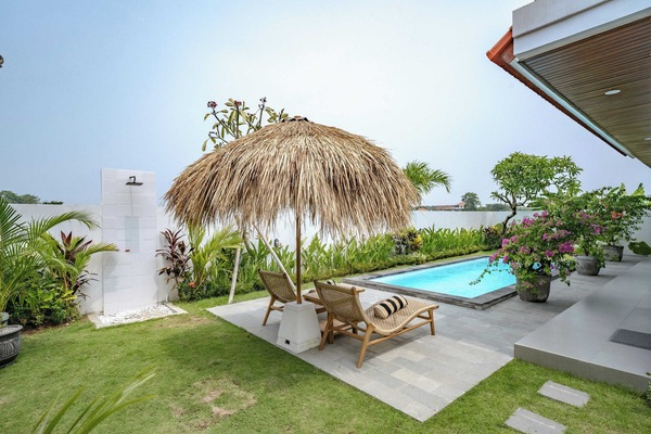 Villa, 3 quartos, pátio, vista para a piscina | Vista para o jardim