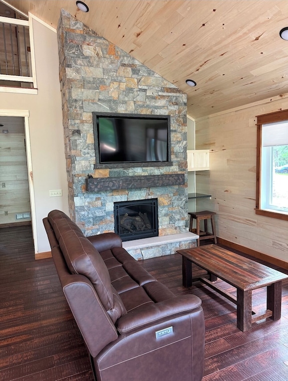 New 4-bedroom, 2-bath Cabin On 2,400-acre Bay Lake Brainerds Best-kept Secret - Minnesota