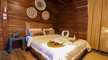 Quarto Duplo ou Twin Deluxe, vista para a piscina | Wi-fi grátis