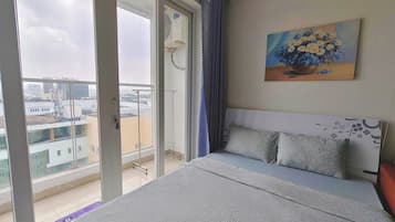 Condo básico, vista para a cidade | 1 quarto, escrivaninha, espaço de trabalho para notebook