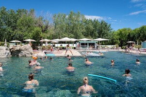 Piscina externa sazonal