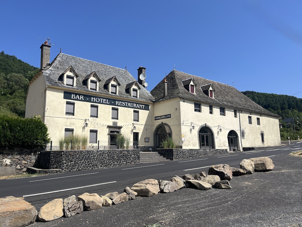 Auberge Du Pont De Lanau - Cantal