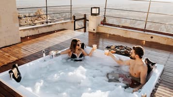 Piscina no piso superior