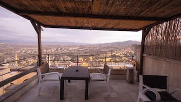 Suite Superior, vista para a montanha | Terraço/pátio interior