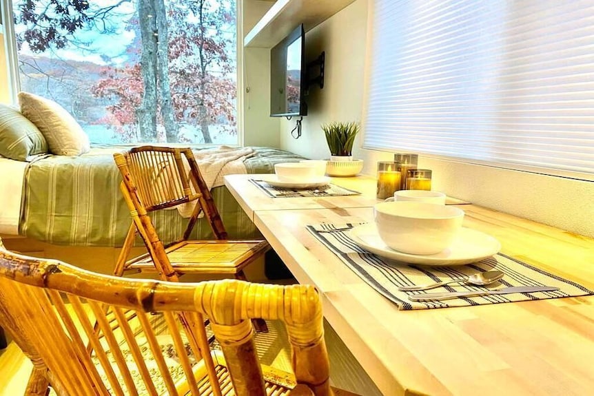 Cozy Lakefront Tiny House - Connecticut