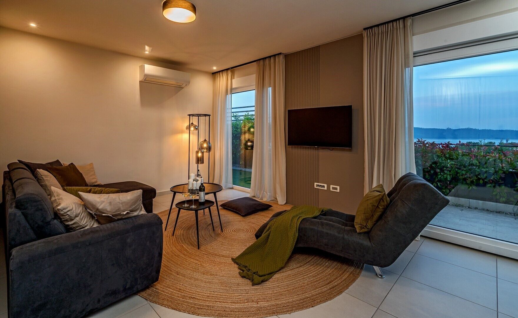 Villa Adris  A Luxurious Oasis With Heated Pool, Gym & Sauna - Split