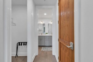 Apartamento em Condomínio Fechado, várias camas (Gulf Place Residences 203) | Interior
