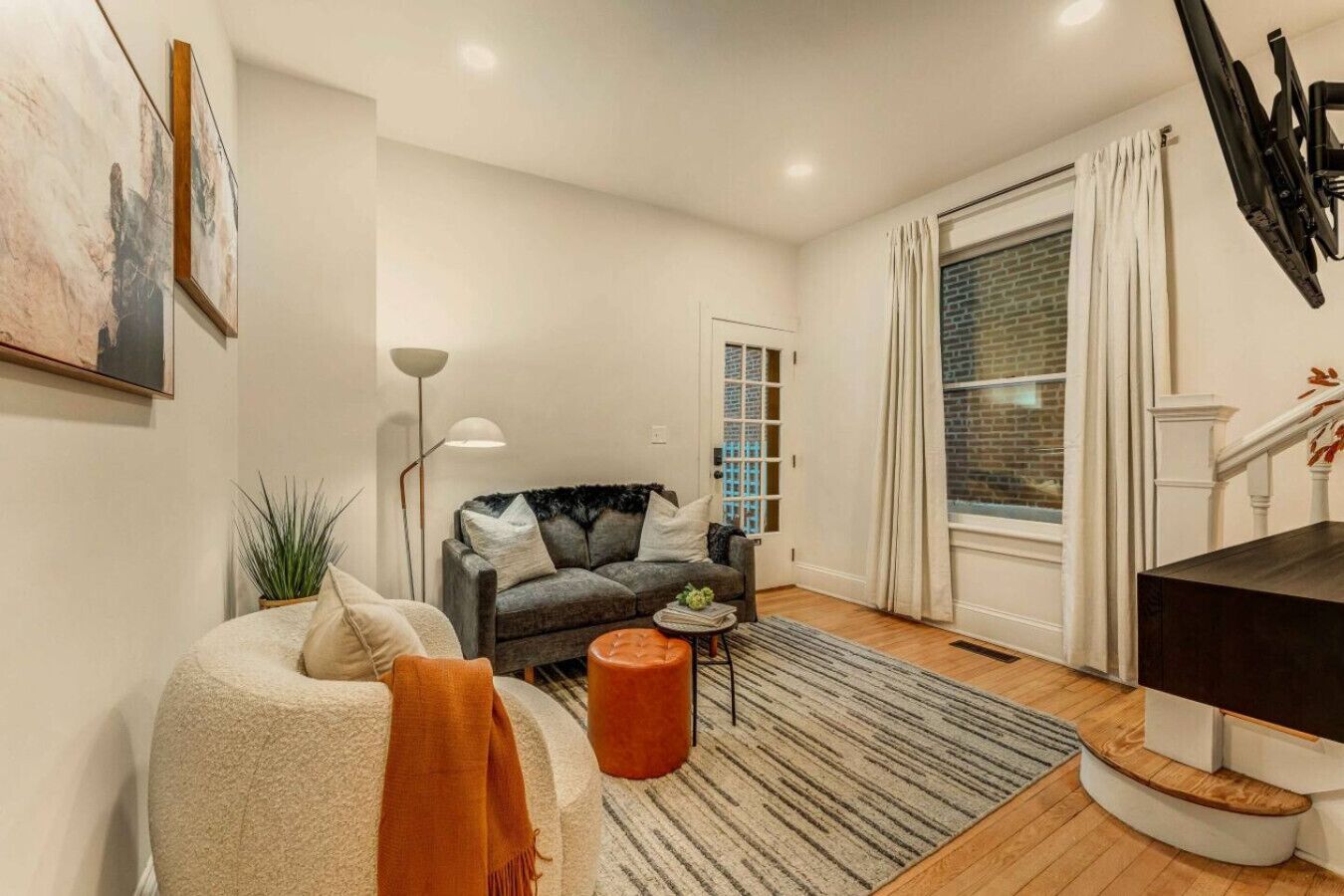 Steps From Downtown Stroudsburg | 2br + Sleeps 4 - East Stroudsburg