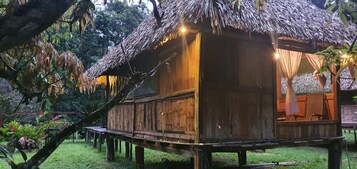 Cabana de Madeira Standard, vista para o rio | Vista da varanda