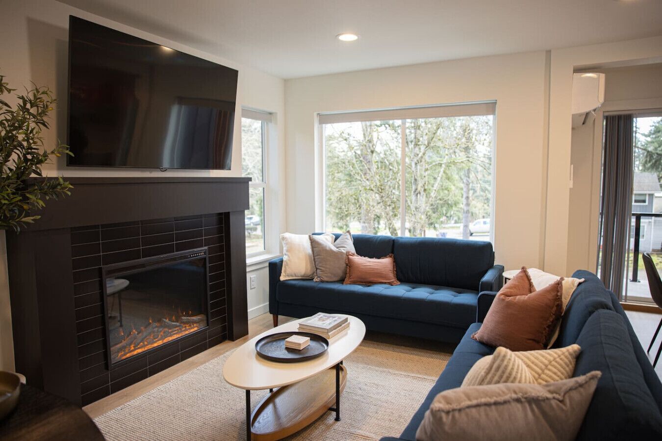 Newly Remodeled | Luxury Home | Fireplace |Central - Portland, OR