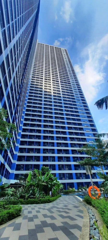 Cityskyline View 53f-air Residences - Manila