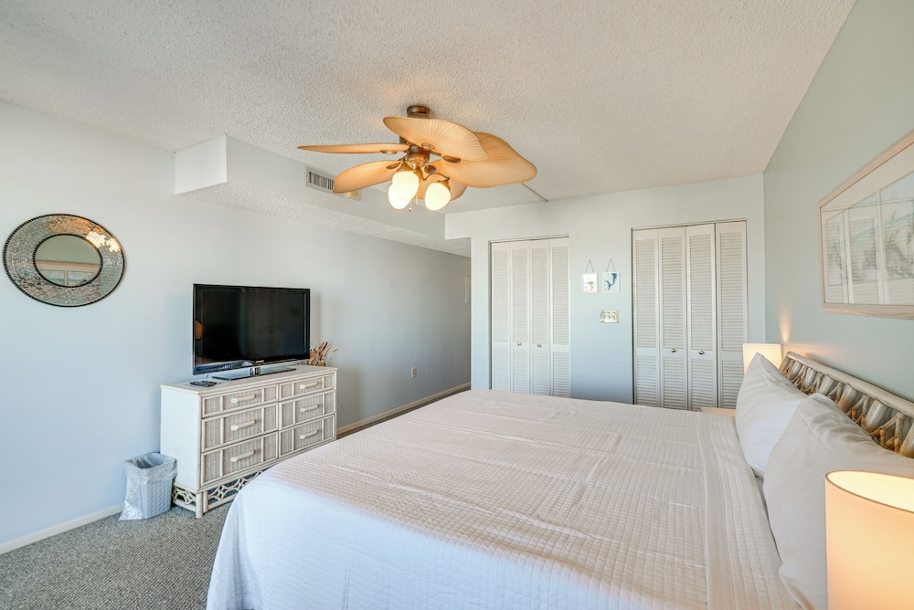 Regency Towers PCB Condo: Beach Access & 2 Pools - Biltmore Beach | Vrbo