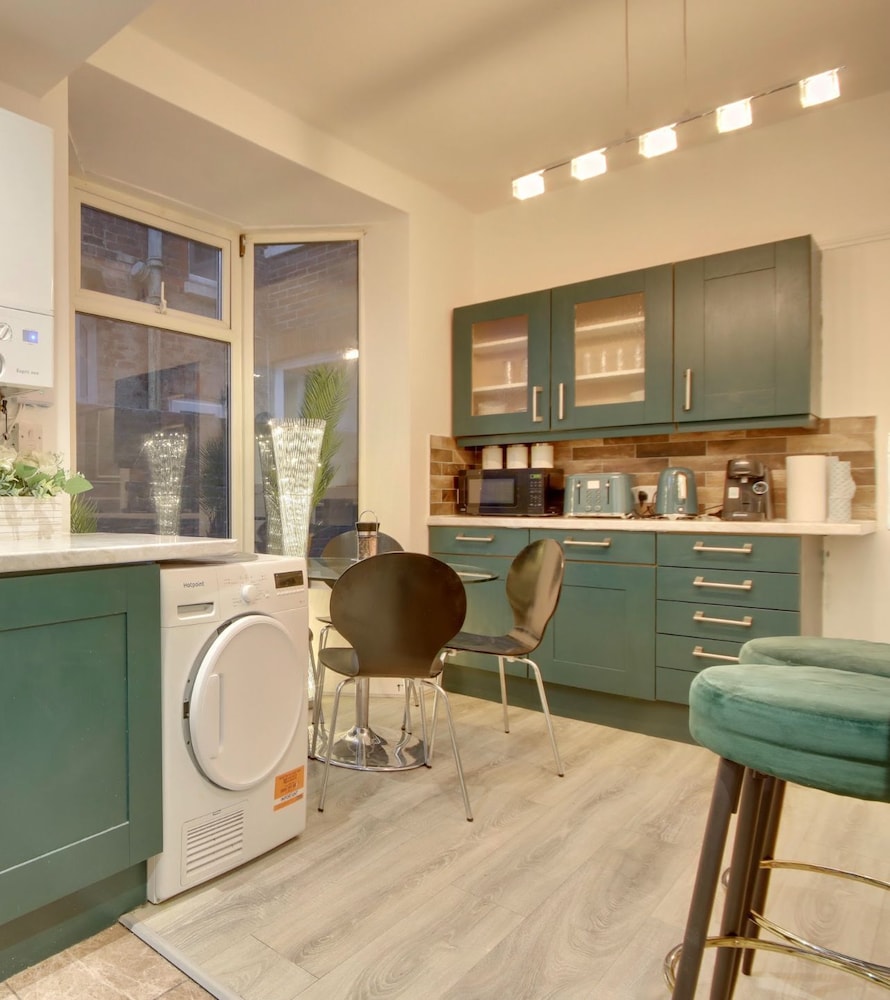 Southsea 5 Bed House - Hot Tub-sleeps 10 - Portsmouth