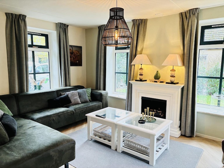 Comfortable Bungalow For 6 Adults And 2 Children, With Jacuzzi, 3 Bedrooms, 2 Bathrooms, And A Box Bed. - Assen