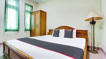 Quarto casal luxo | Espaço de trabalho para notebook, Wi-Fi de cortesia, roupa de cama