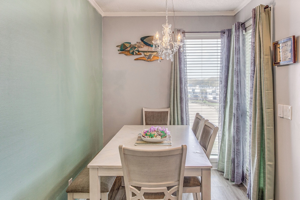 Steps To Beach: Myrtle Beach Condo W/ Resort Perks - Myrtle Beach