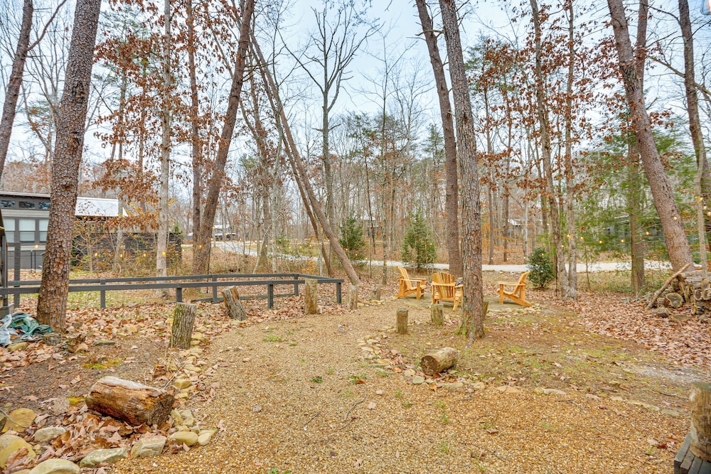 On-site Trails + Furnished Deck: Monteagle Escape! - Monteagle, TN