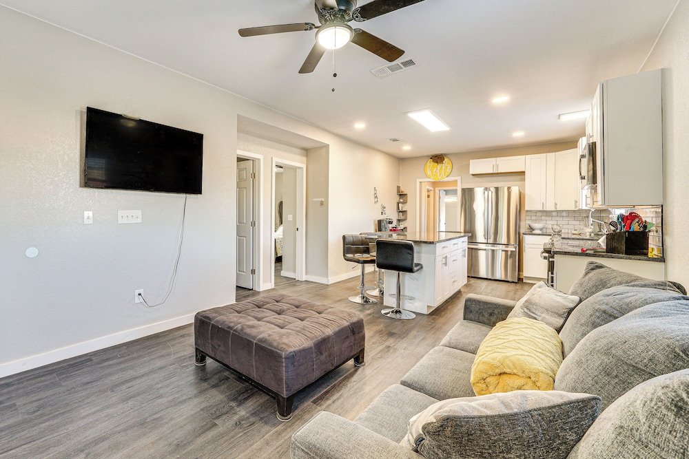 Updated Home 2 Mi To Downtown Texarkana! - Texarkana, TX