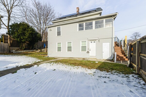 Home Near Skiing & Downtown Worcester - Worcester, MA