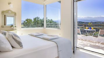 Villa, vista para o mar | 4 quartos, cortinas/cortinados opacos, quartos insonorizados