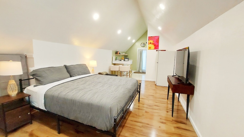 Chic studio with WiFi and AC in serene Springville - Tulare County | Vrbo
