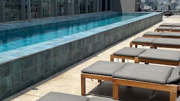 Apartamento Comfort | Piscina | Piscina exterior