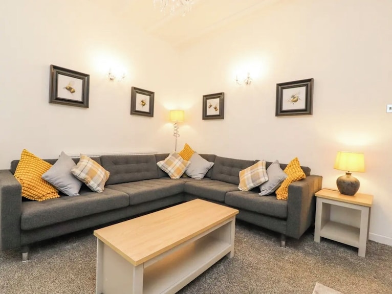 Kitty Cottage - Blackpool Home - Warm & Welcoming! Dogs Most Welcome! - Lytham St Annes