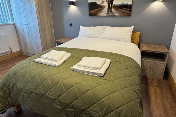 Estúdio Deluxe, 1 cama de casal, não fumadores, kitchenette | Secretária, secretária adequada para computadores portáteis