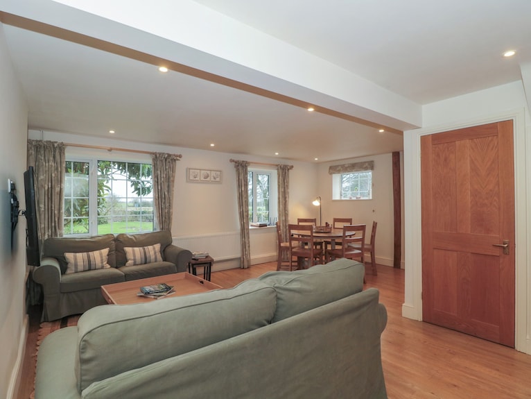 Stable Cottage, Pet Friendly, With A Garden In Lechlade-on-thames - Lechlade