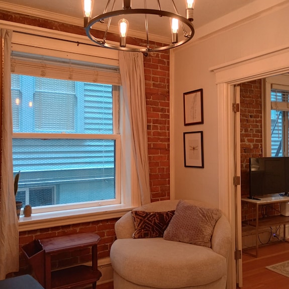 Cozy 1-bedroom Condo In Welcoming Portland With Ac, Wifi - Portland