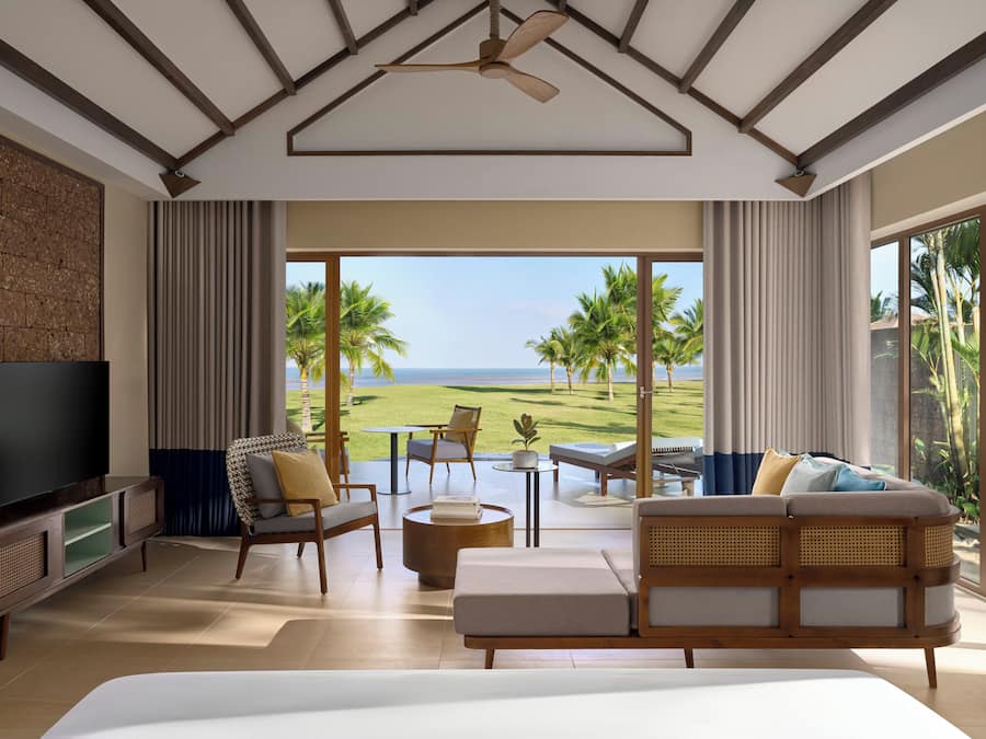 Villa, 1 quarto, em frente à praia (Outdoor Private Pool) | Sala de estar | Smart TV de 55 polegadas com canais digitais