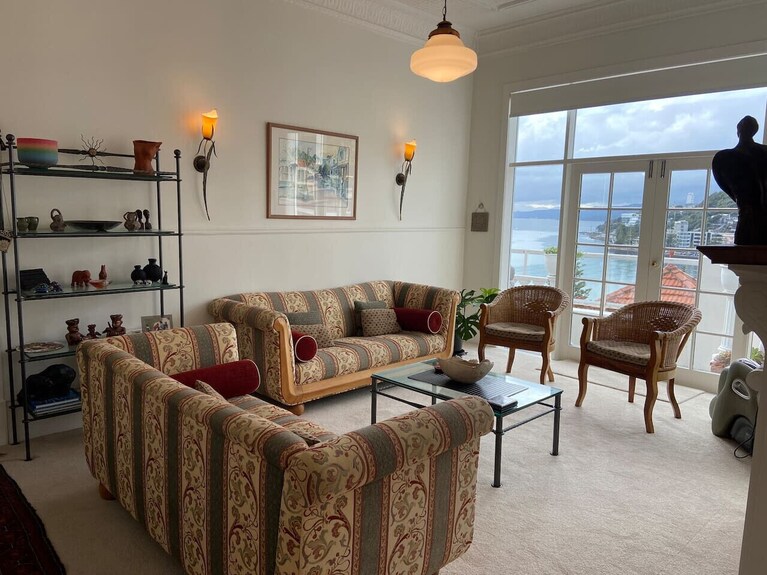 Beautiful Central Executive Home - Wellington